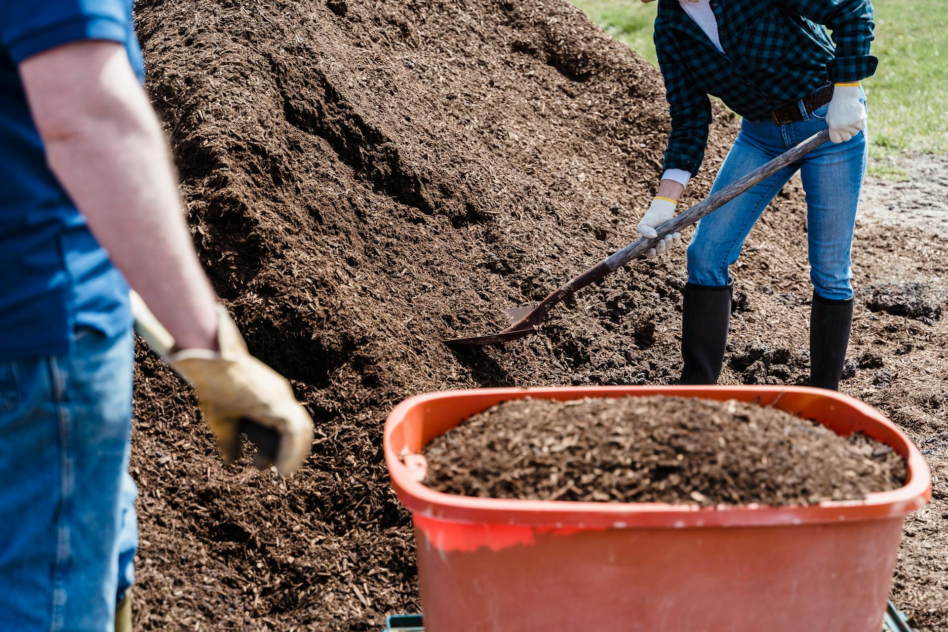 How to Make Your Own Compost at Home